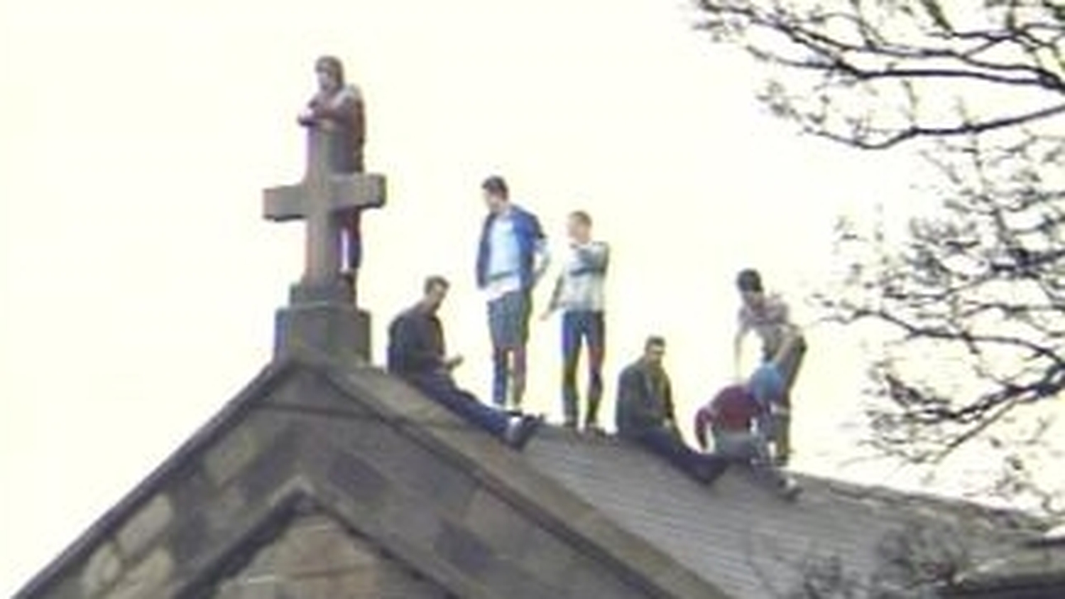RTÉ Archives | Collections | Prison Roof Top Protest