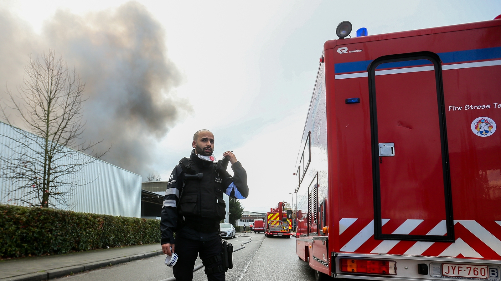 Waffle factory fire sends black cloud across Brussels