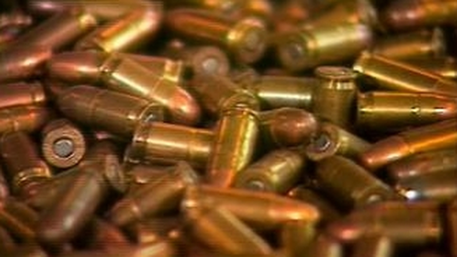 RTÉ Archives | Collections | RUC Seize Paramilitary Weapons