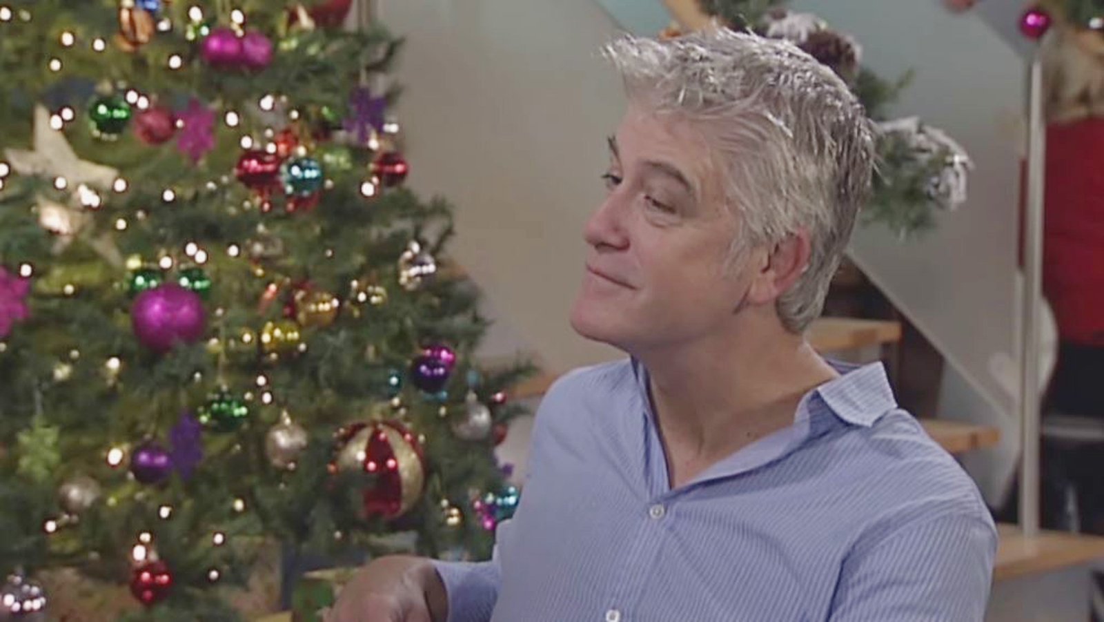 Pete and Tommy rile up Emmet on Fair City