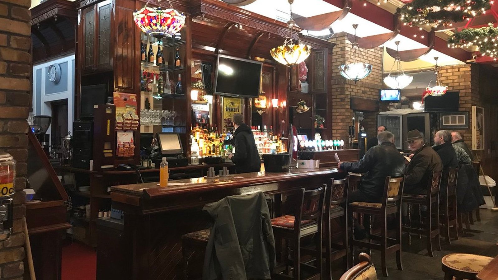 Armed raider tackled by customers in Dublin pub