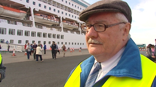 An t-iriseoir Tony O'Callaghan as na Cealla Beaga tar éis bháis