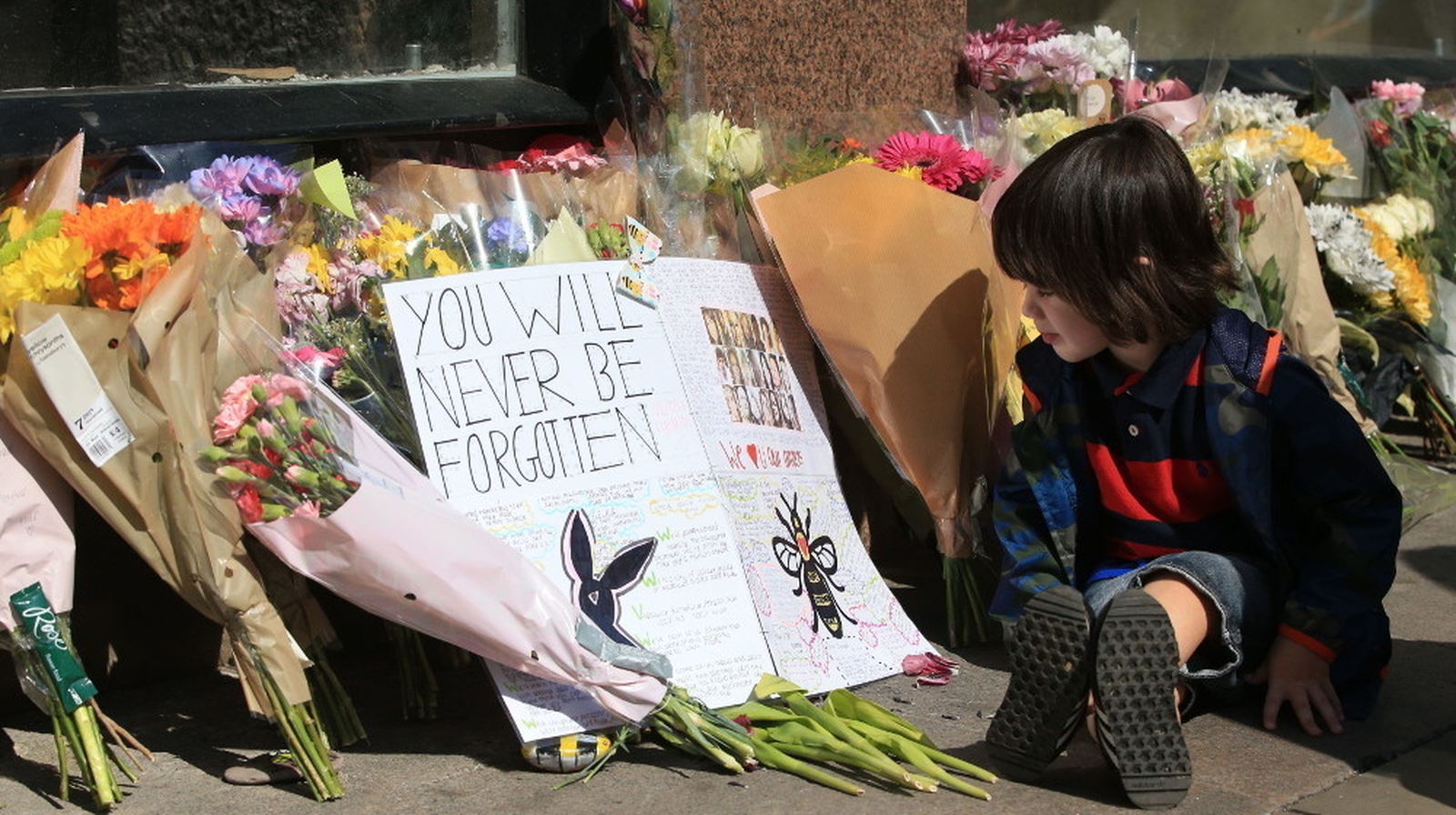 Manchester remembers victims of bomb attack