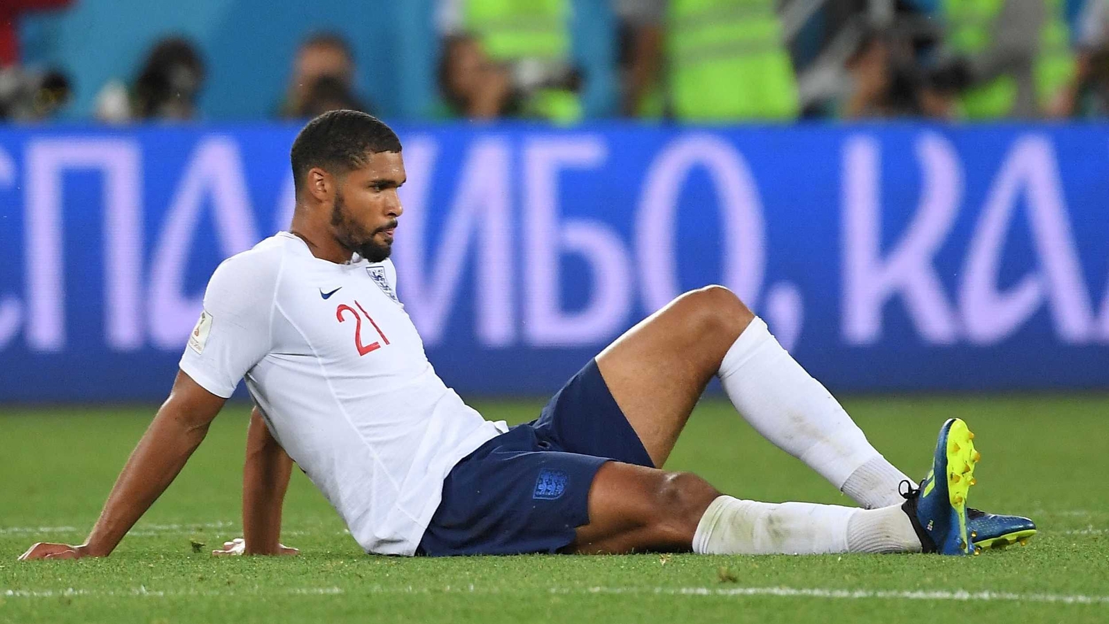 England's Loftus-Cheek trains separately