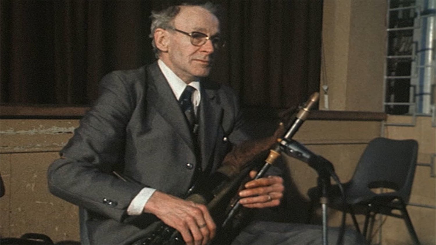 RTÉ Archives | Arts and Culture | Uilleann Piper Séamus Ennis