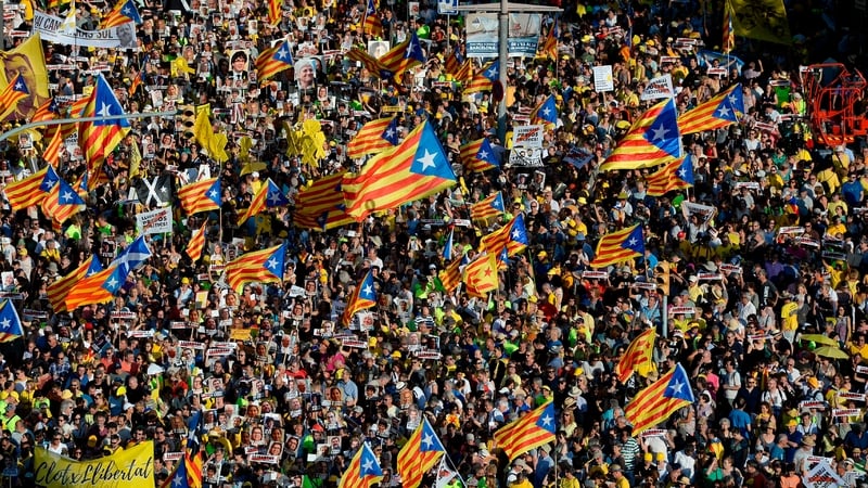 Thousands of Catalans march for release of leaders
