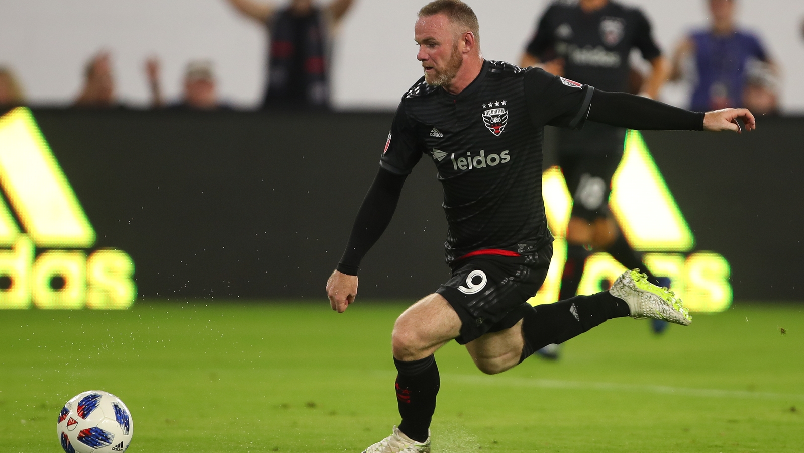 Wayne Rooney scores first MLS goal
