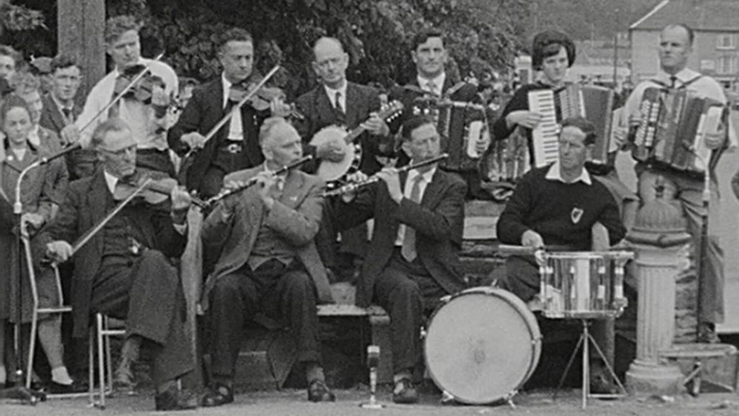 RTÉ Archives | Arts and Culture | Bunclody Céilí Band