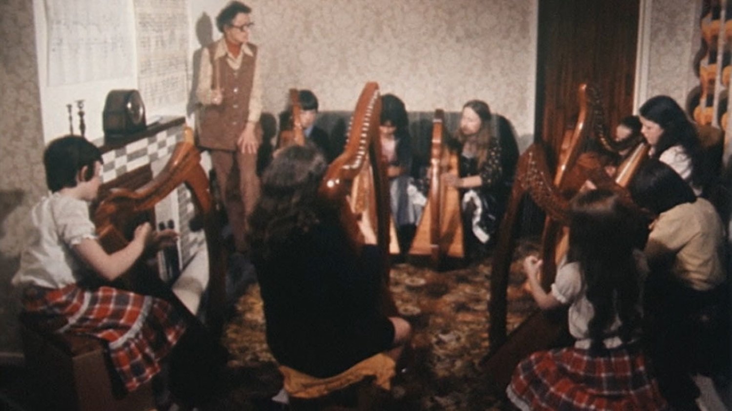 RTÉ Archives | Arts and Culture | Harp Playing Revival