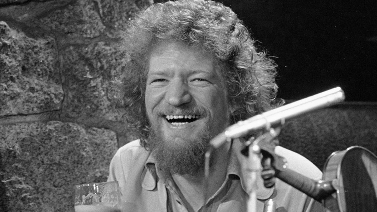 Two statues of Luke Kelly will be unveiled later today, 35 Years after ...