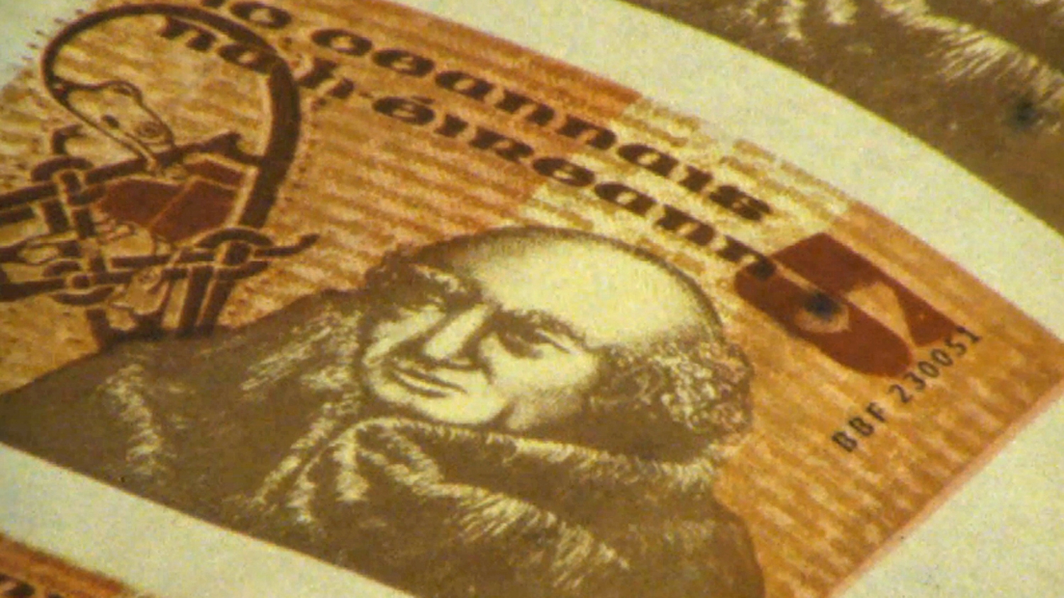 RTÉ Archives | Society | Forged Bank Notes Seized