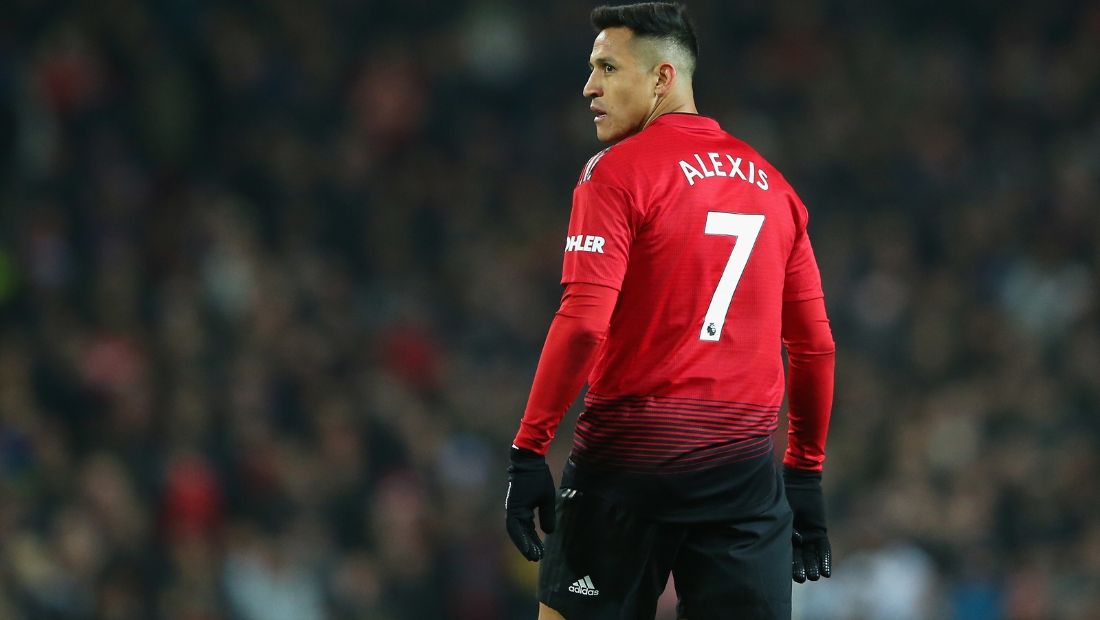 Sanchez touches down in Italy to complete Inter move