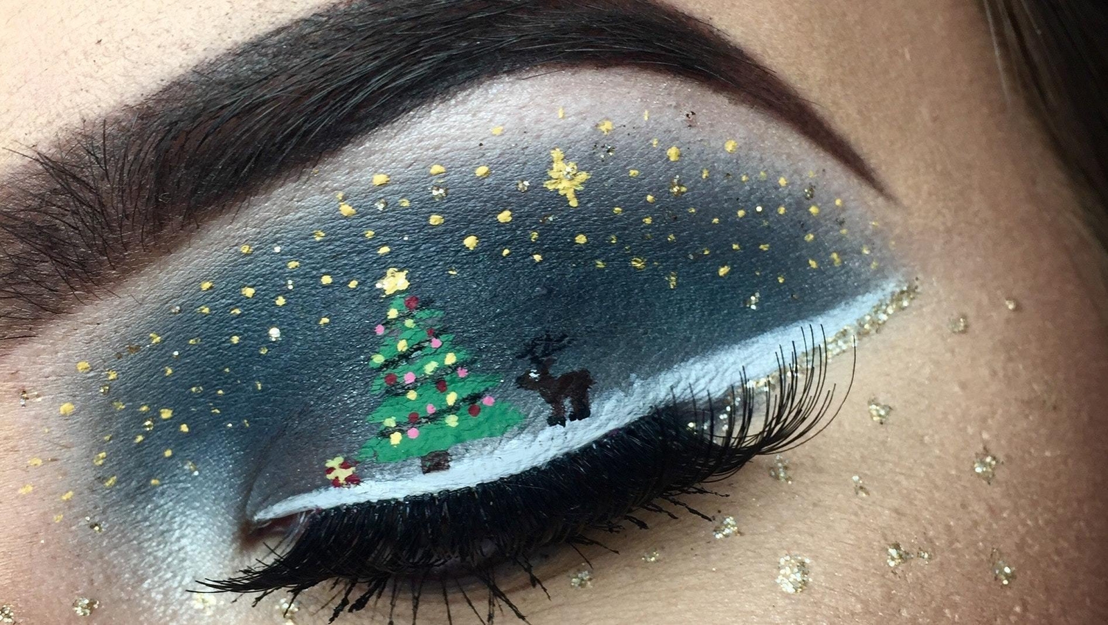 Christmas make-up worthy of an art gallery