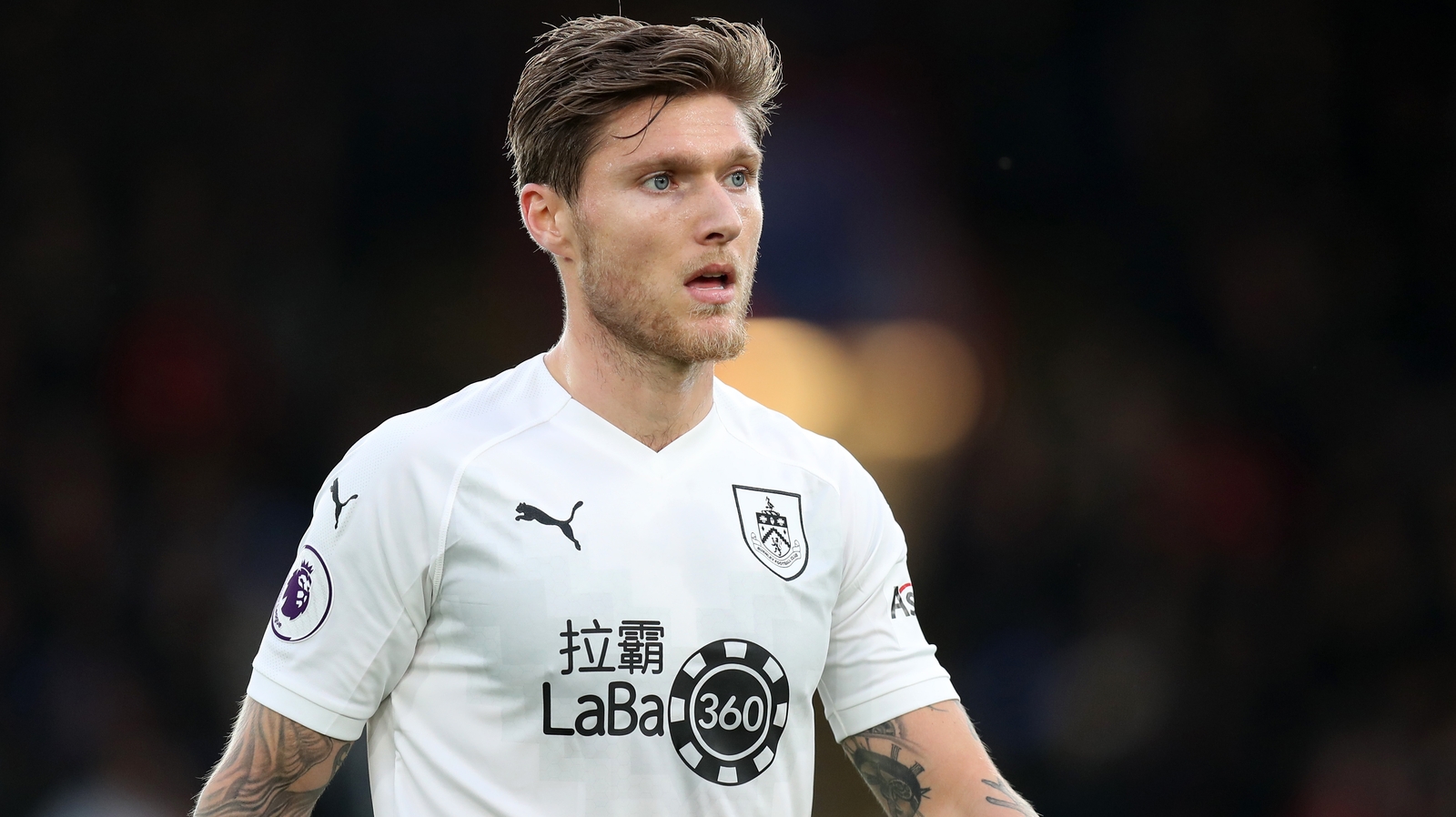 Jeff Hendrick signs contract extension with Burnley