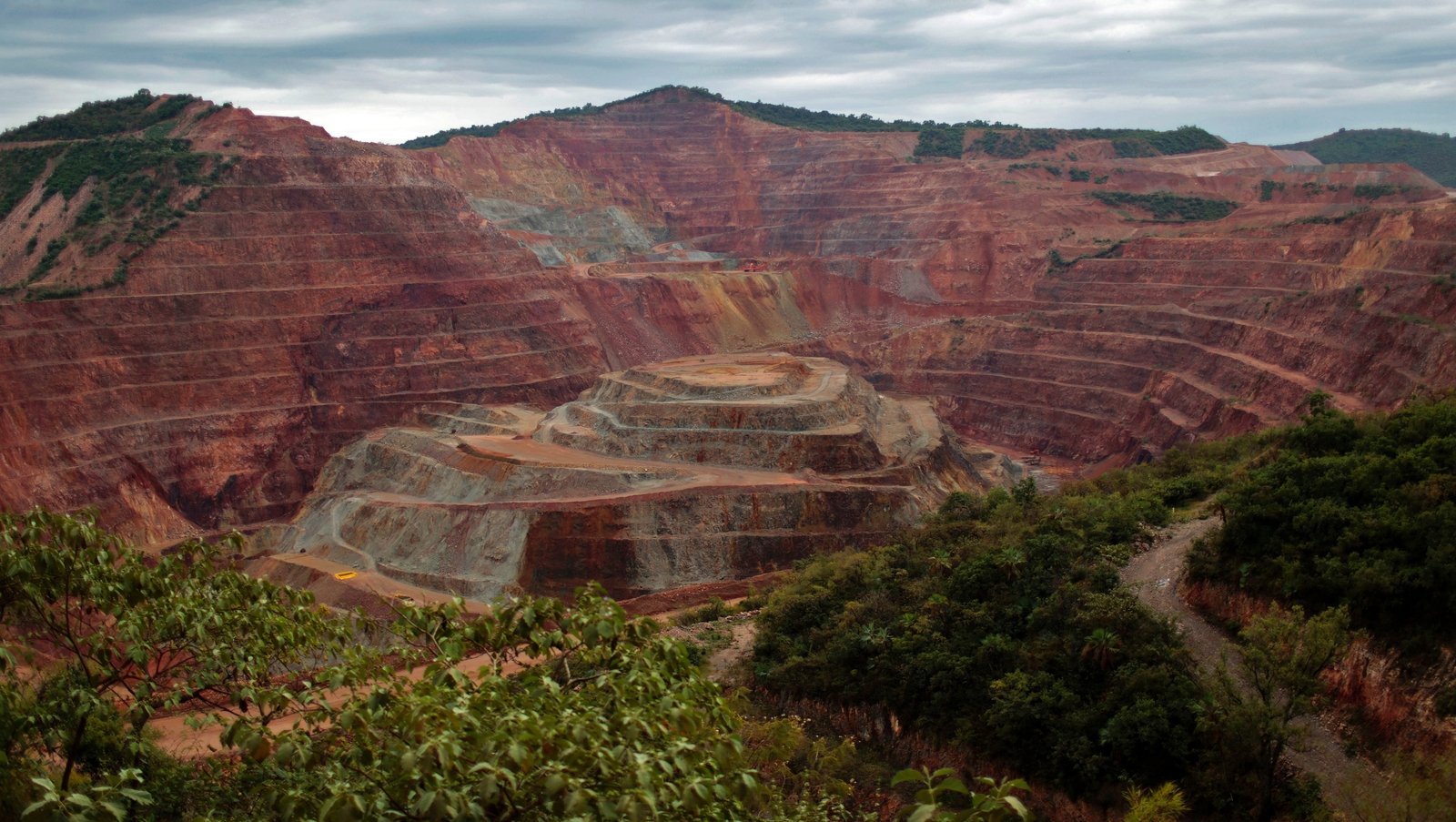 Newmont-Goldcorp deal to create biggest gold producer