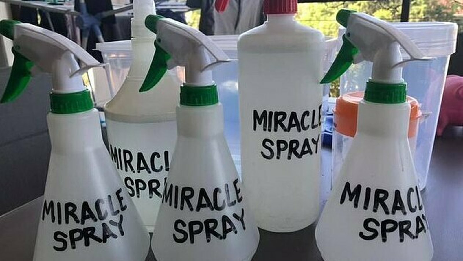 This five-ingredient "miracle spray" can clean anything