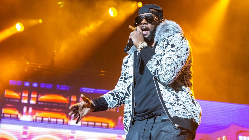 R Kelly announces tour amid abuse allegations
