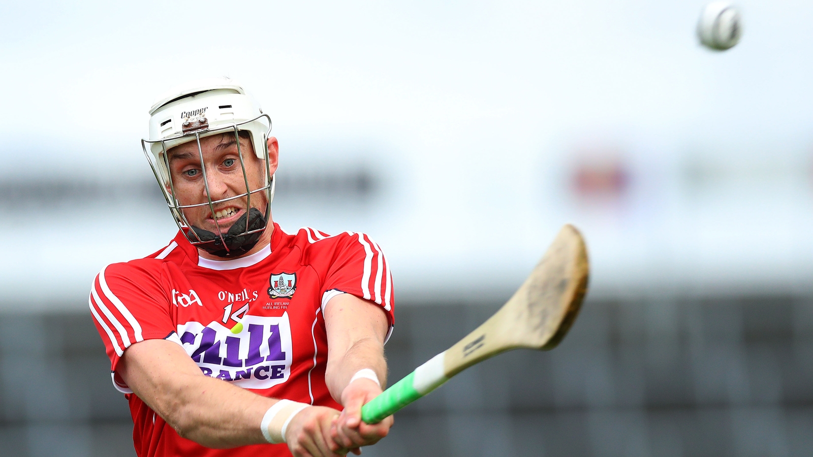 What is the role of the modern-day centre back?