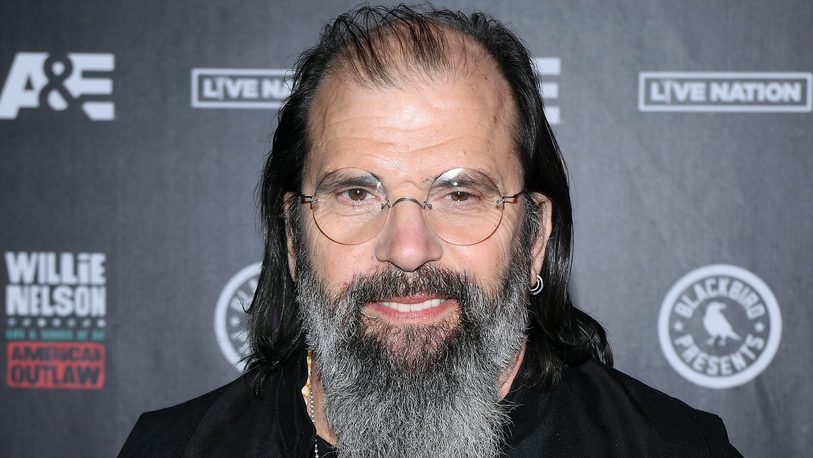 Country singer Steve Earle returns with Dublin Blues