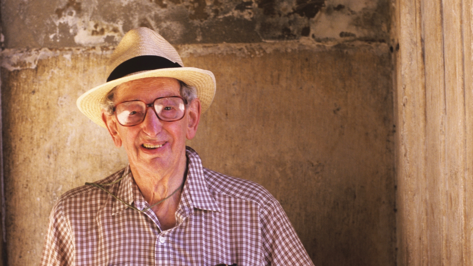 Eric Hobsbawm – A Life In History review : Eric Hobsbawm – A Life In ...