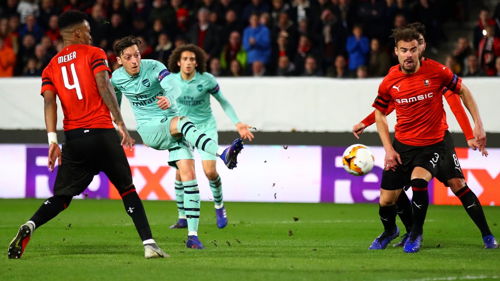 10-man Arsenal roundly beaten by Rennes