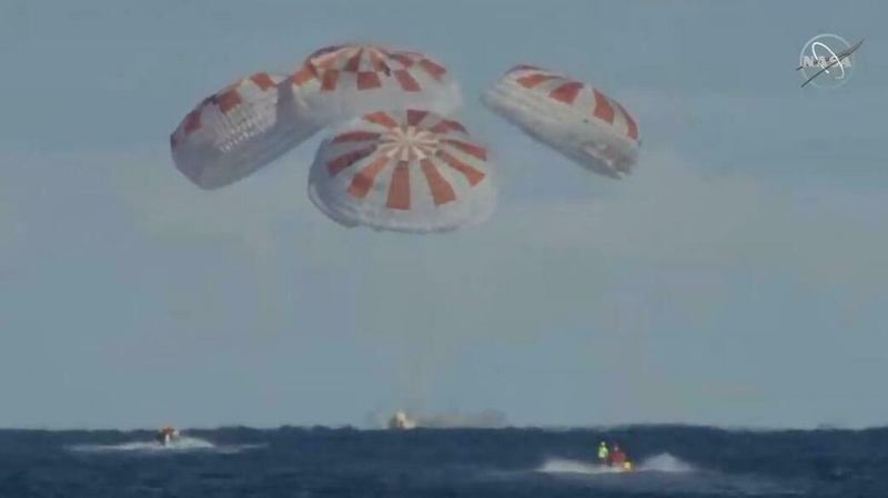 Spacex Capsule Splashes Down Off Florida Coast