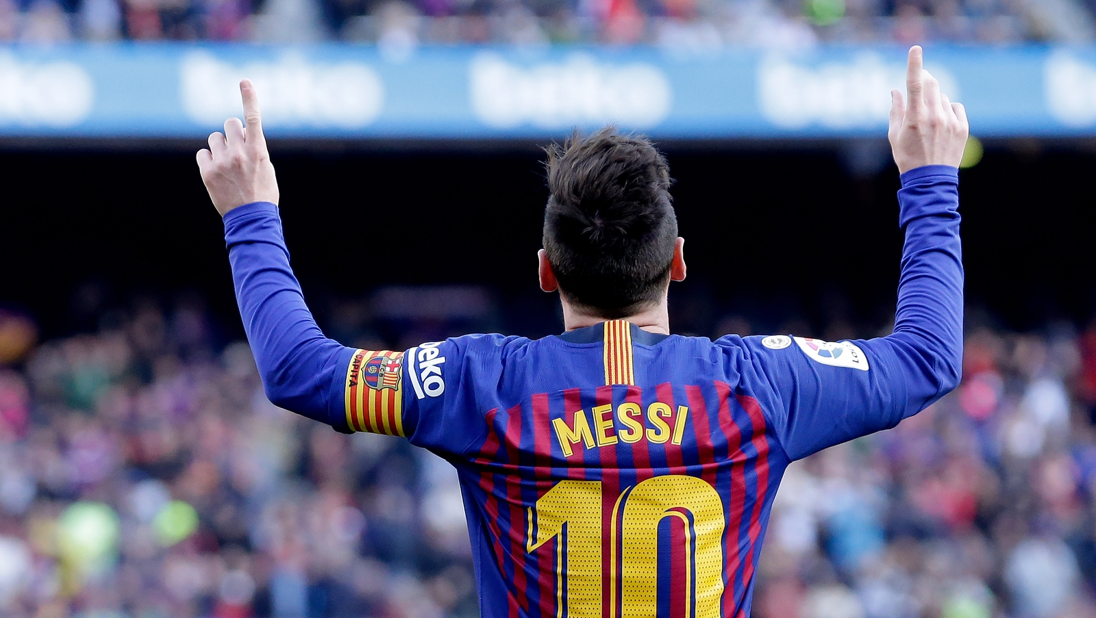 Messi hits 40-goal mark for 10th successive season