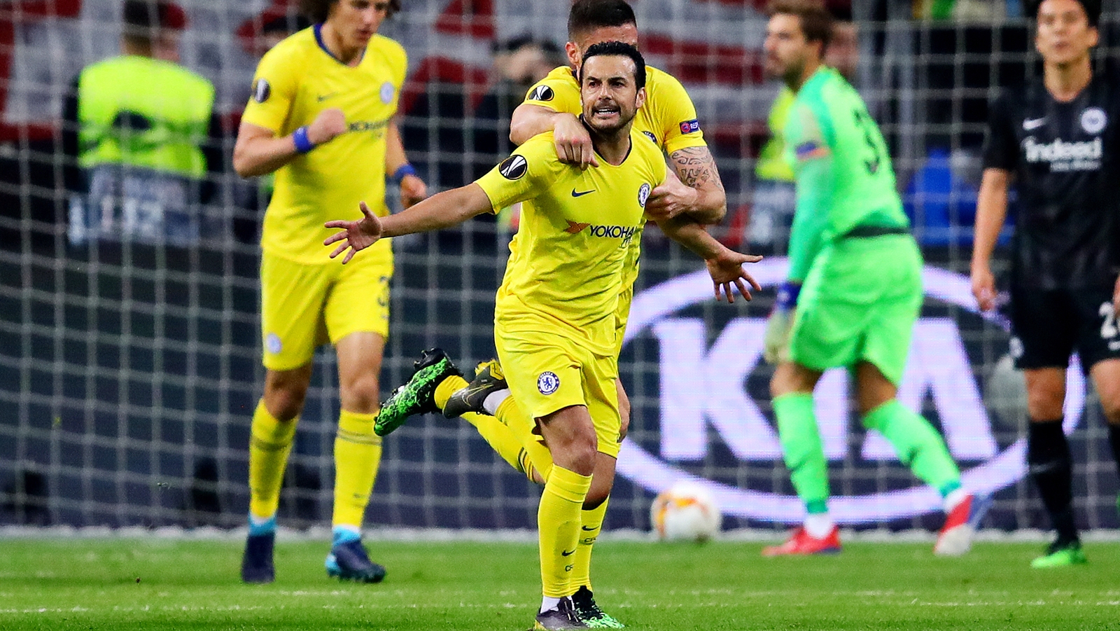 Chelsea battle back to draw in Frankfurt