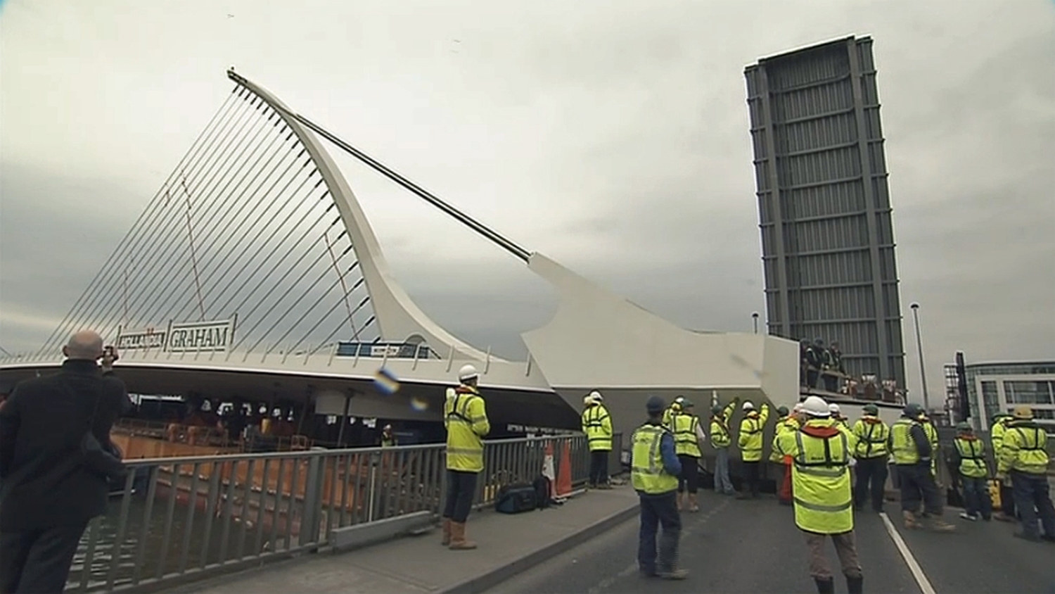 RTÉ Archives | Environment | Samuel Beckett Bridge