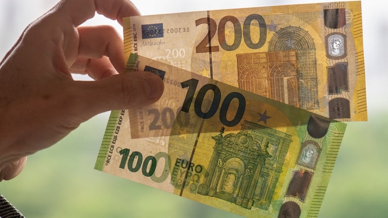 New €100 and €200 banknotes in circulation from today