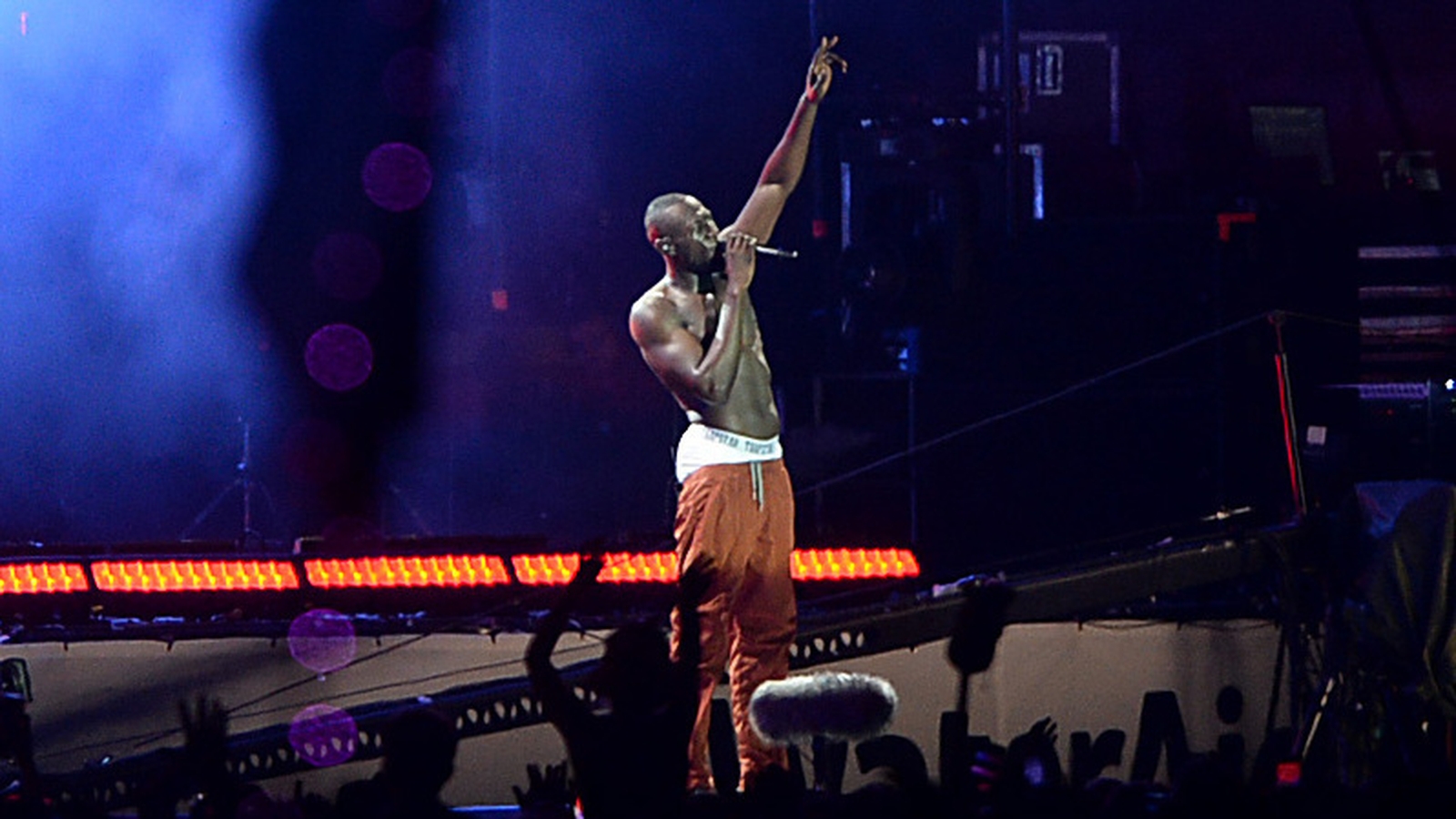 Adele heaps praise on Stormzy after Glasto headline set