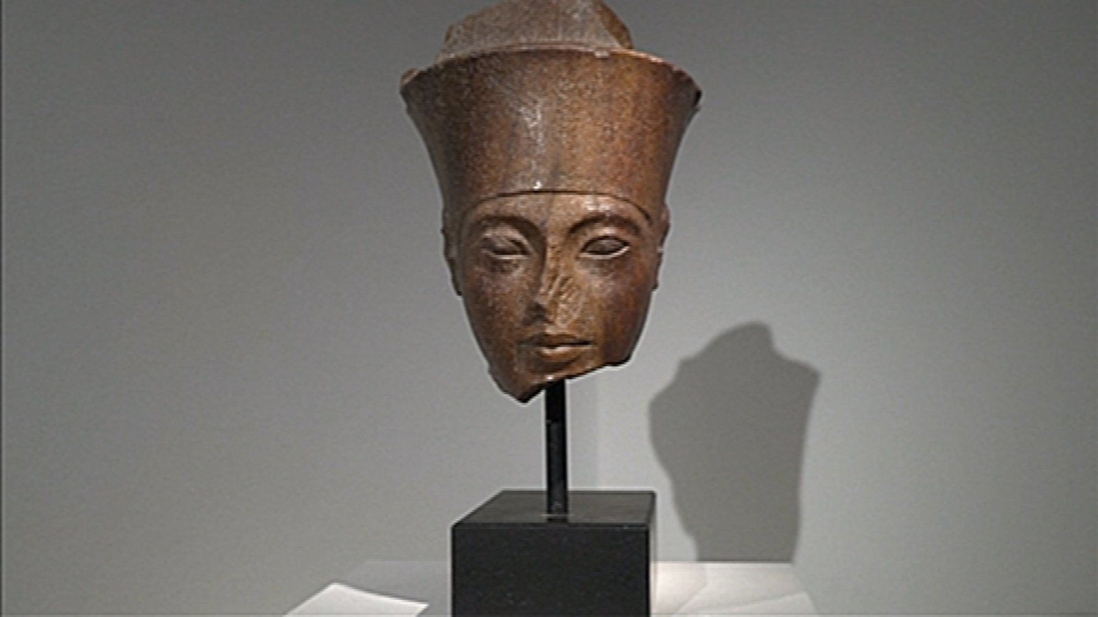 Tutankhamun bust sold for €5m despite Egyptian outcry