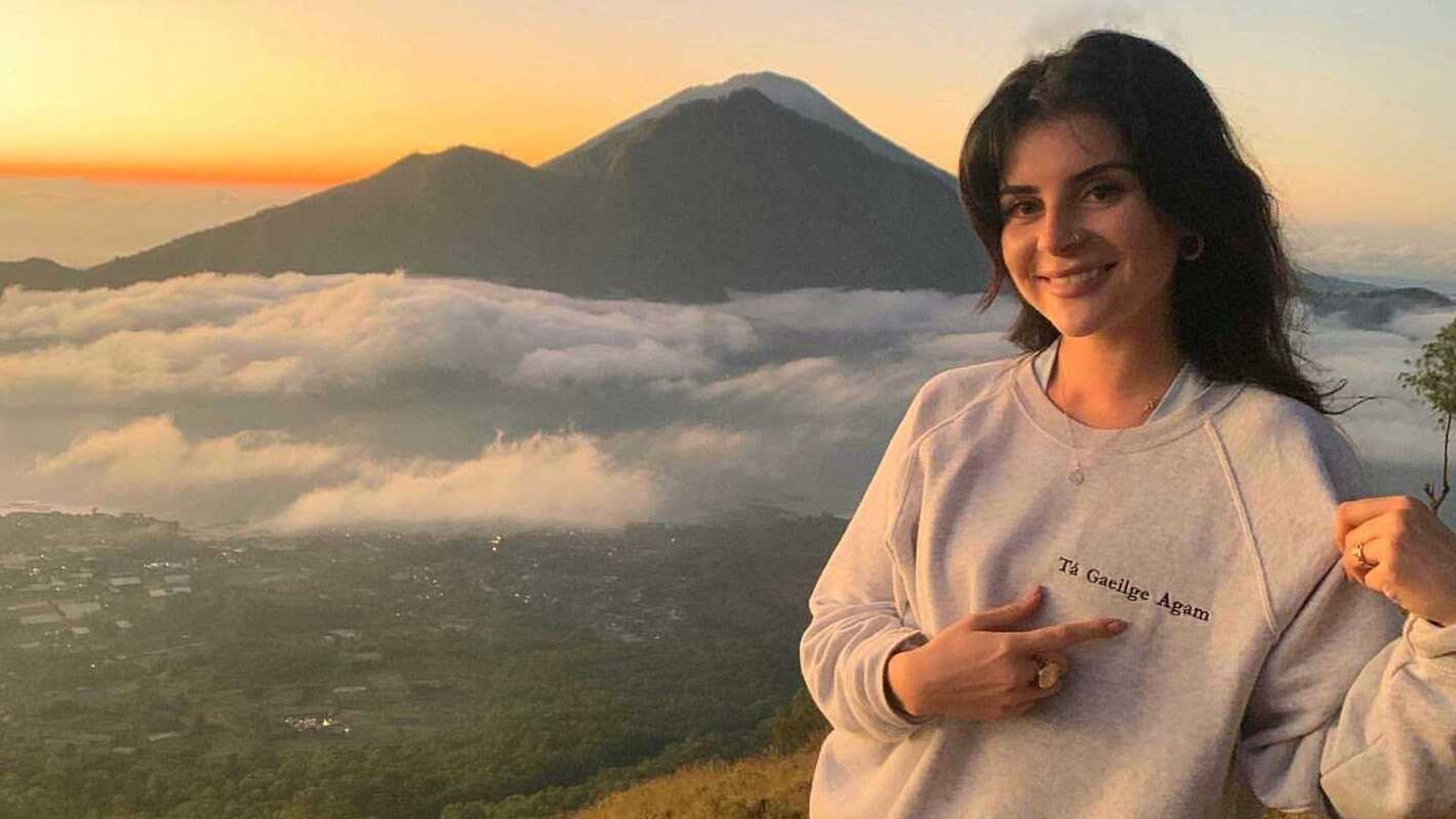 Ag iarraidh cur le do chuid Gaeilge? Lean Múinteoir Meg!