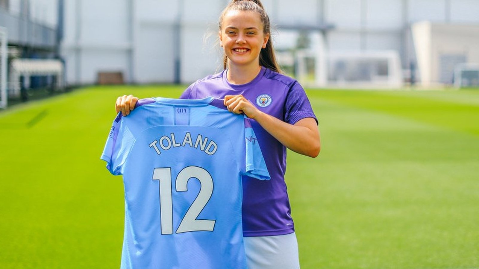 Toland signs first professional contract with Man City
