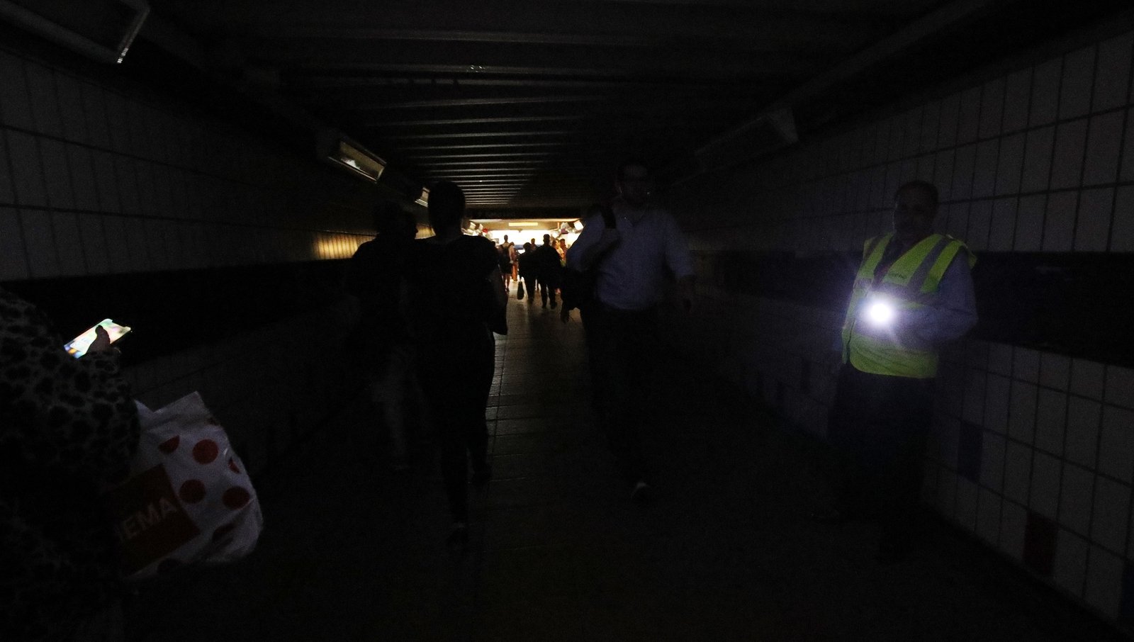 Major power cut hits London and parts of England