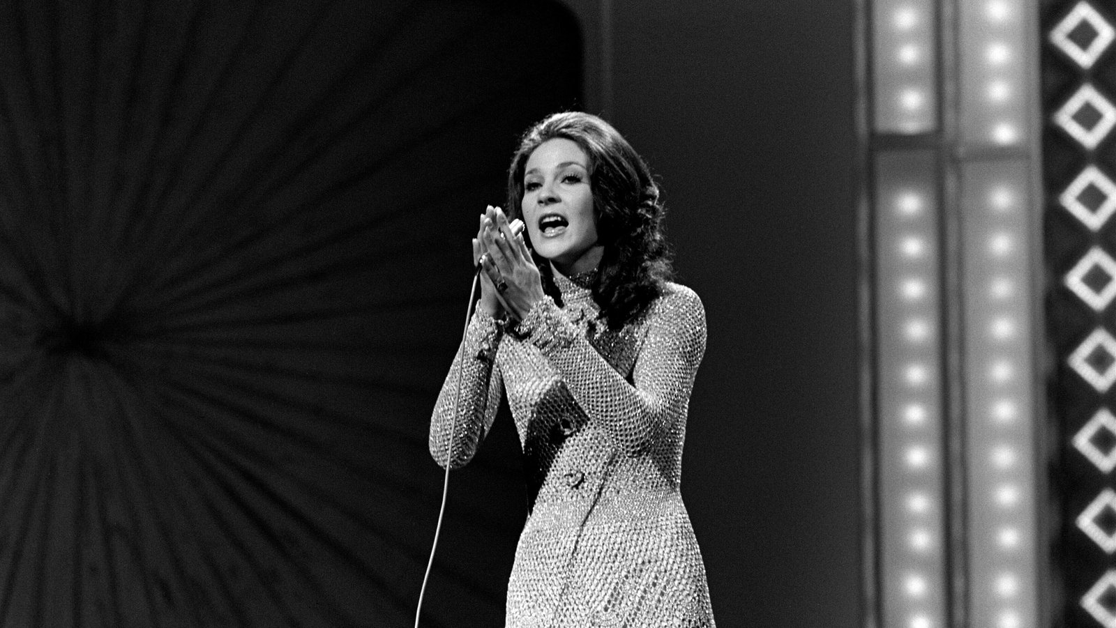 Irish Eurovision singer Sandie Jones dies, aged 68