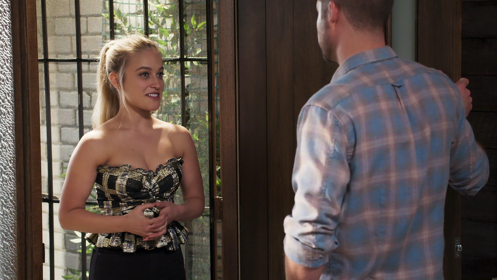 Will Roxy and Mark sort things out on Neighbours?