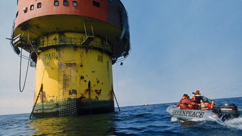 Greenpeace tells Shell to 'clean up its mess'