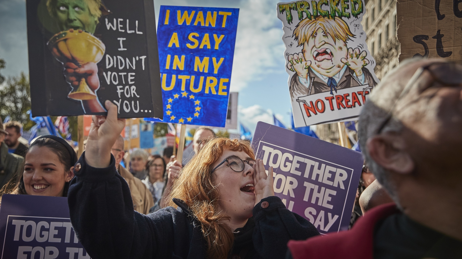 Upbeat mood in London as thousands rally against Brexit