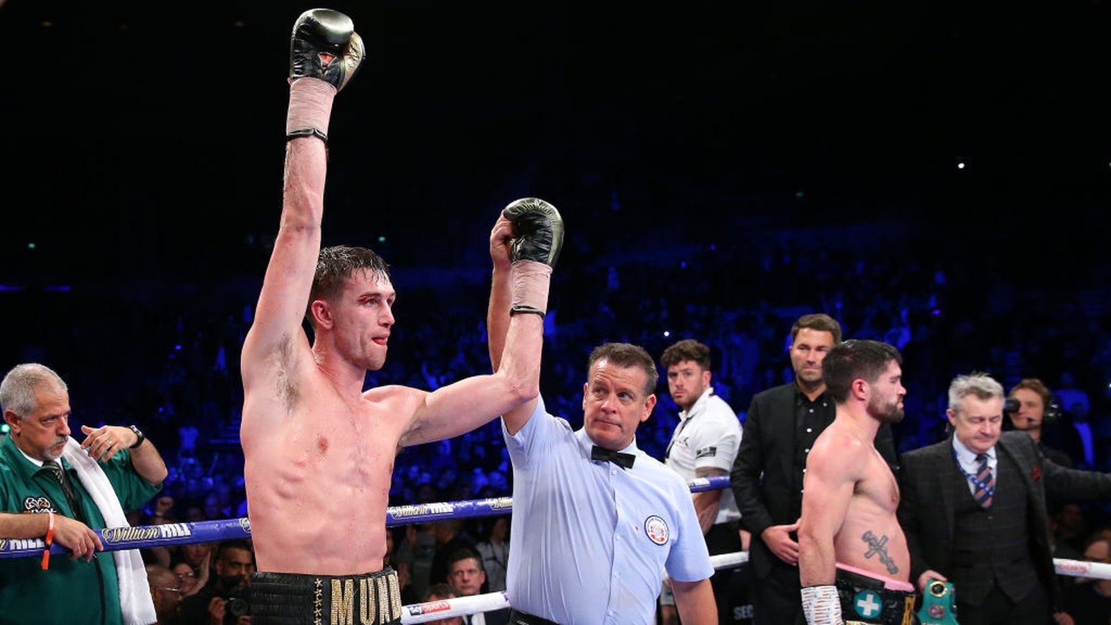 Smith retains WBA super-middleweight title