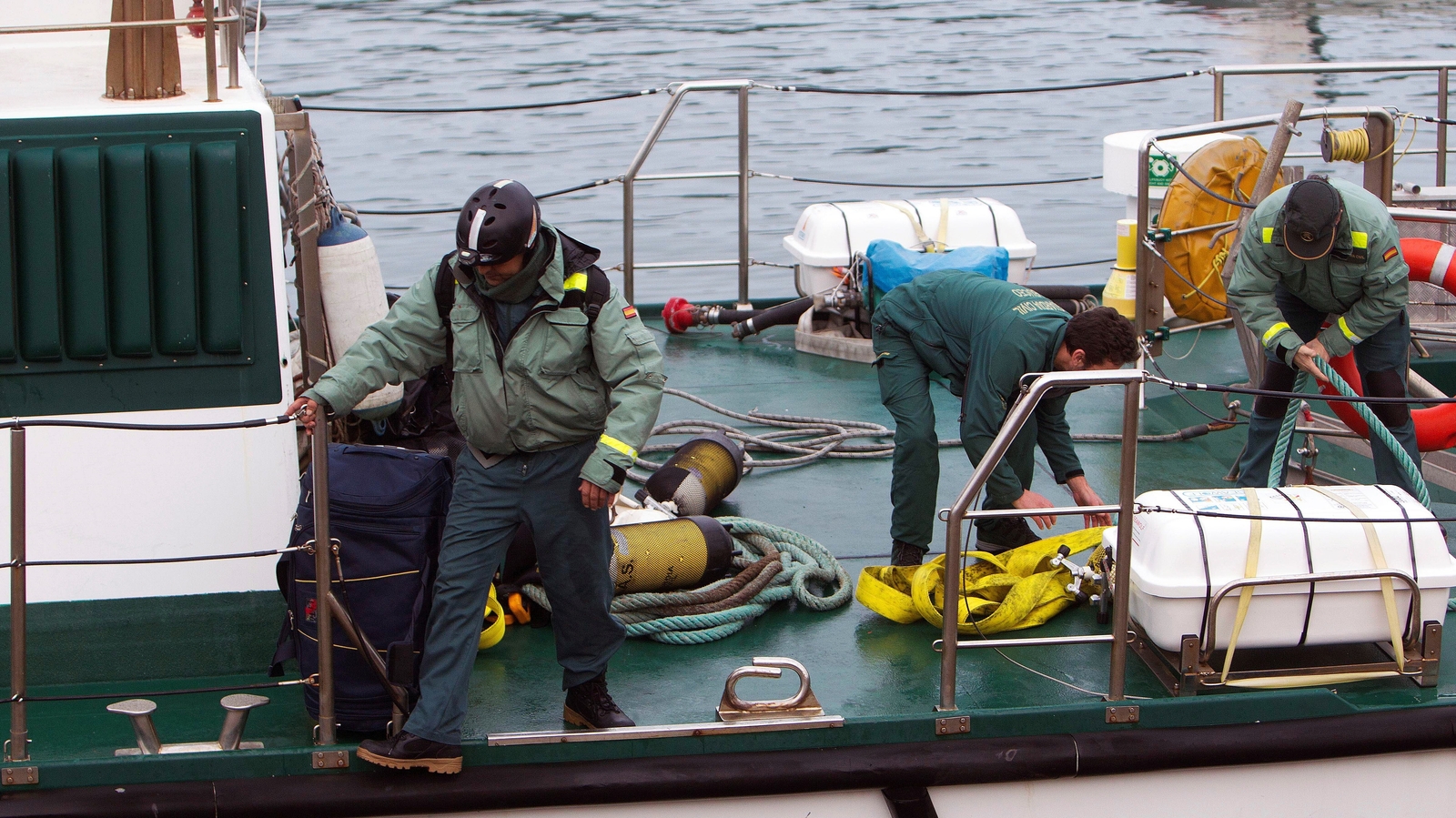 Spanish police intercept suspected drug submarine