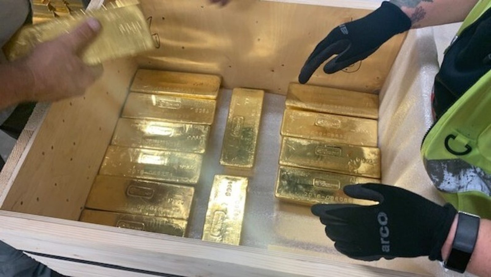 8,000 bars of WWII gold returned to Poland