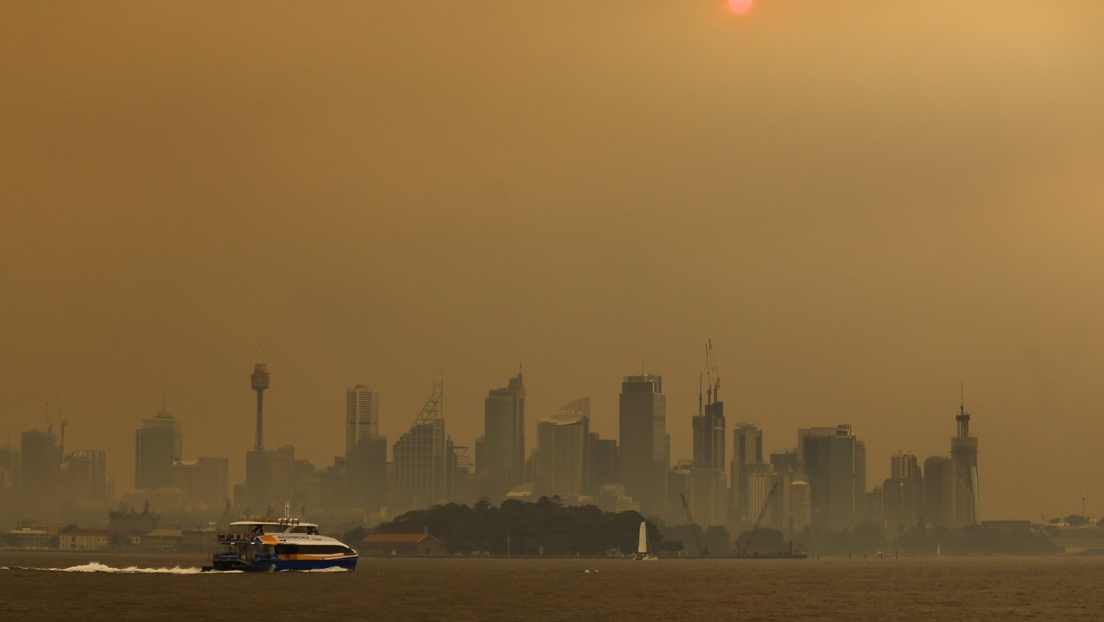 Bushfires causing unprecedented pollution in Sydney