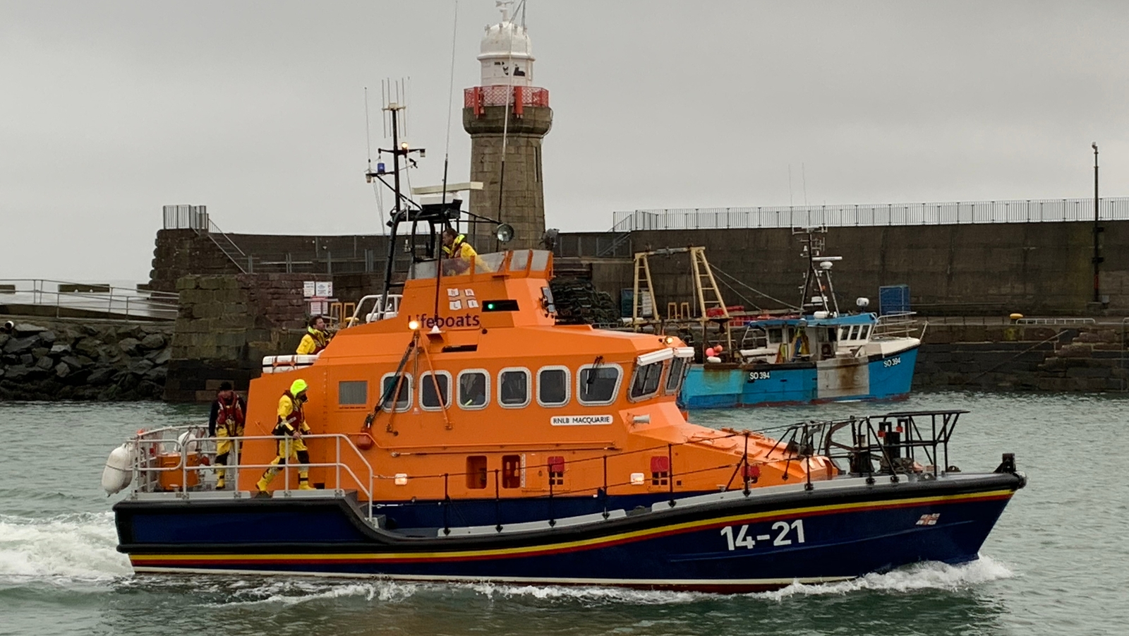 Four rescued as trawler sinks in Waterford estuary