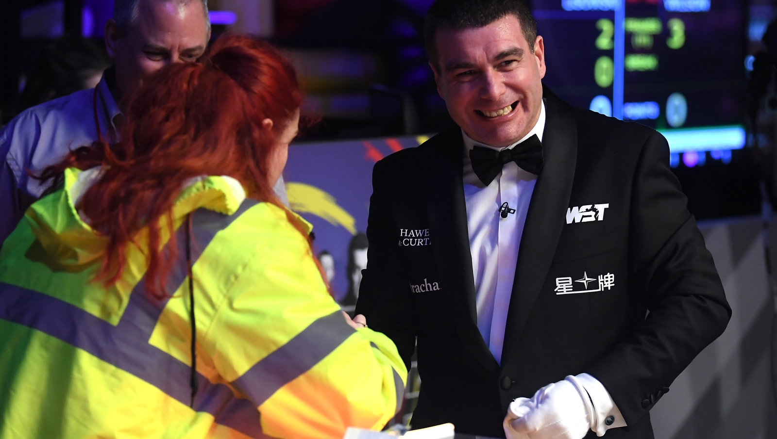 Wilson wins with ease but match has sting in its tail