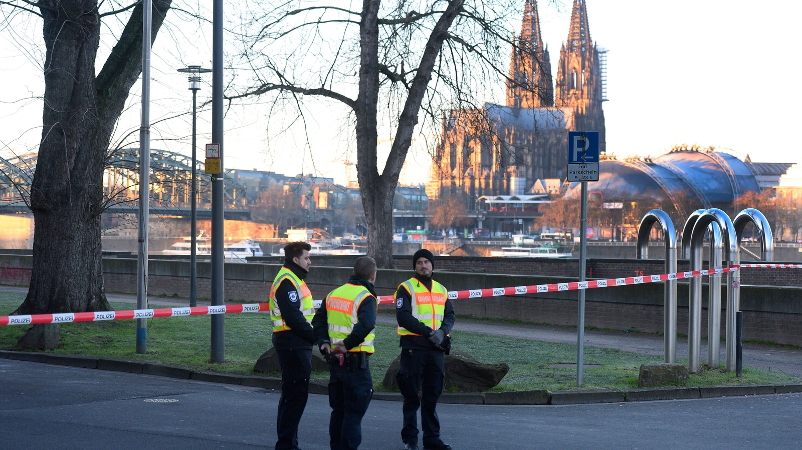 Experts defuse WWII bomb found by Cologne workers