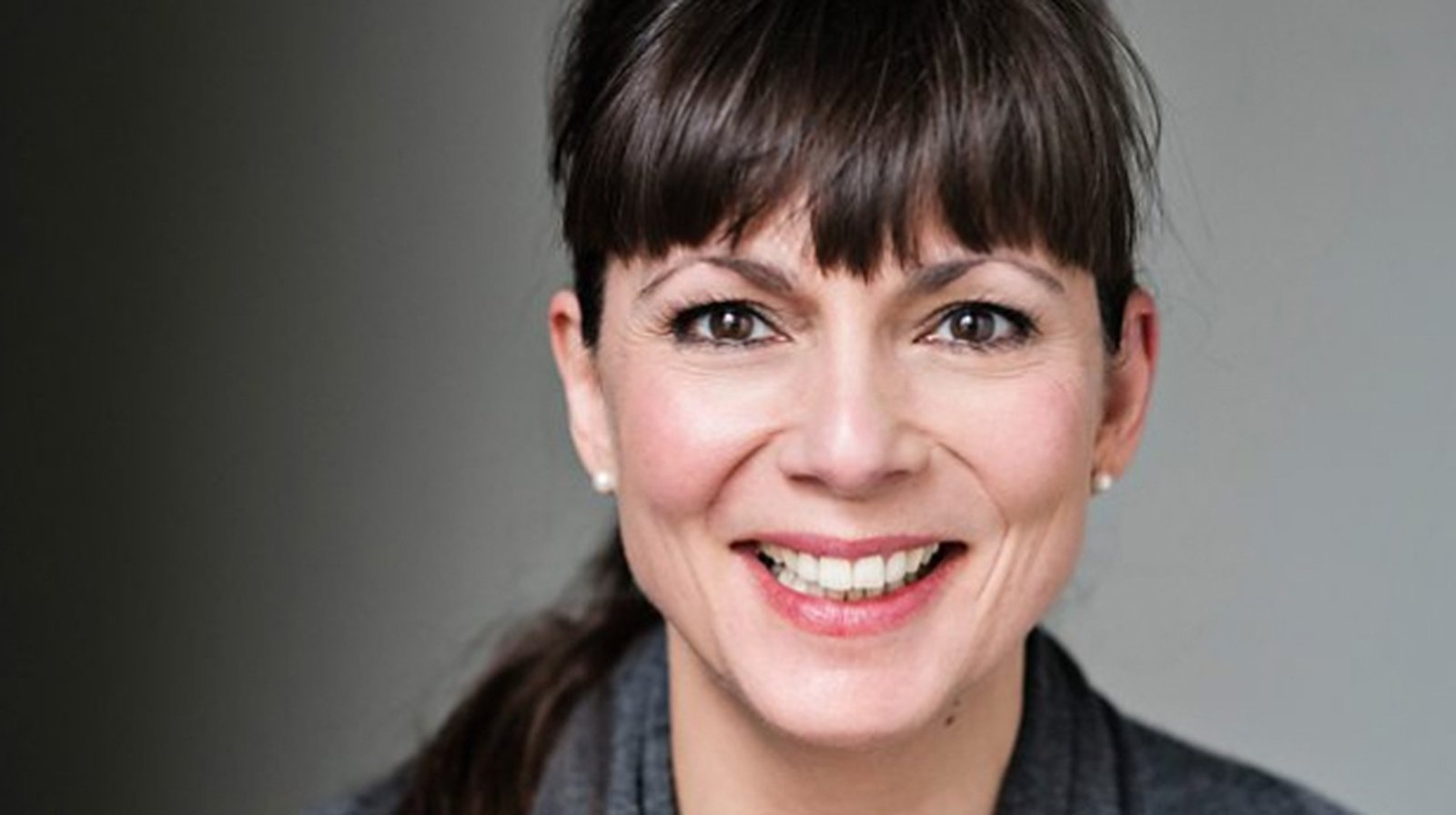 Corrie star swaps the cobbles for Casualty