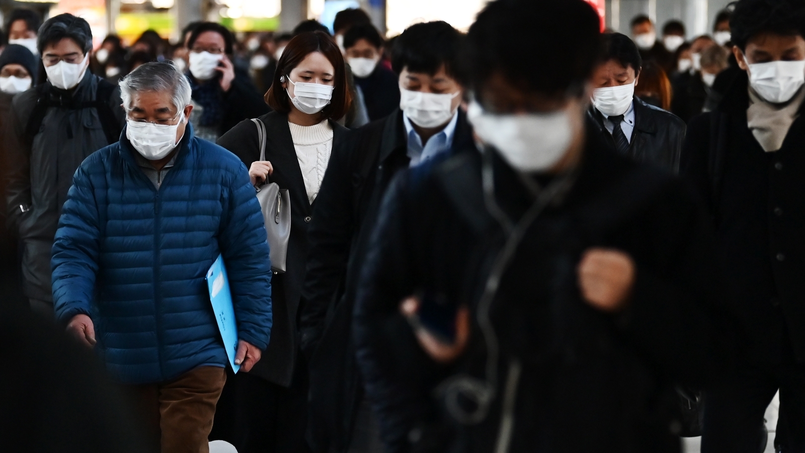 Japan business sentiment turns negative