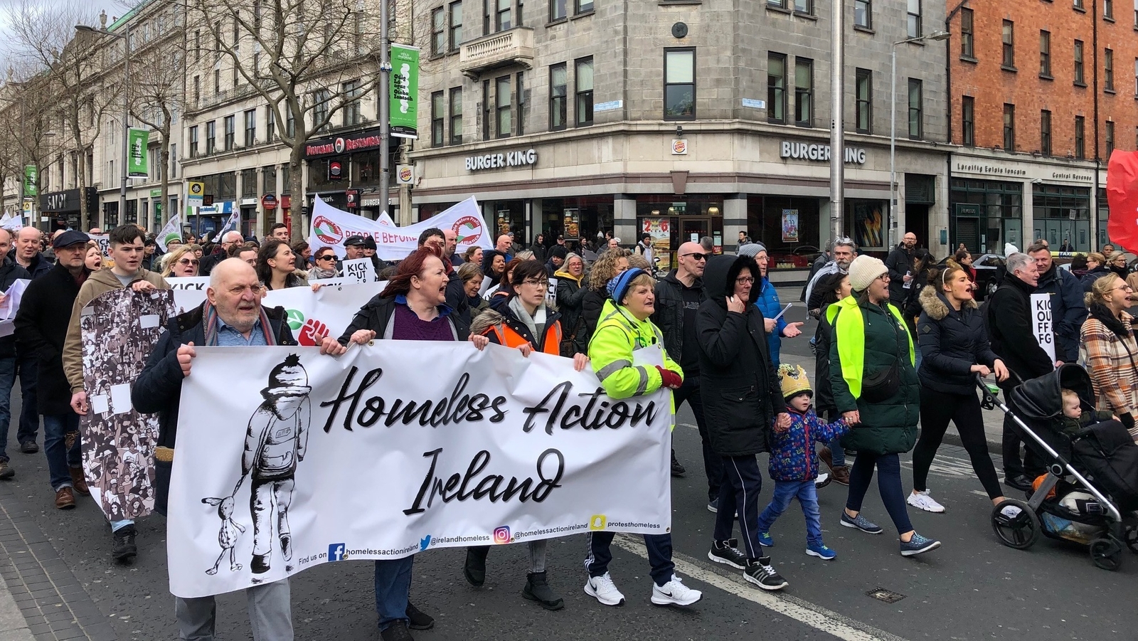 Hundreds take part in march calling for left-wing govt