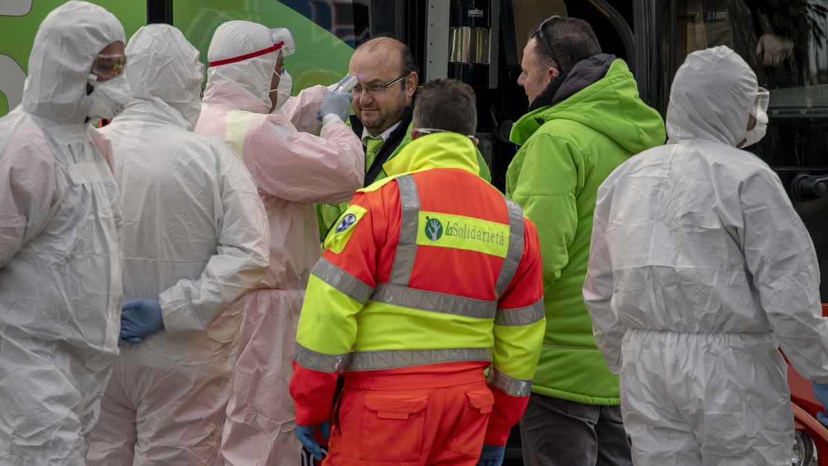 Markets plunge, Italian lockdown as virus spreads | Morning Ireland ...